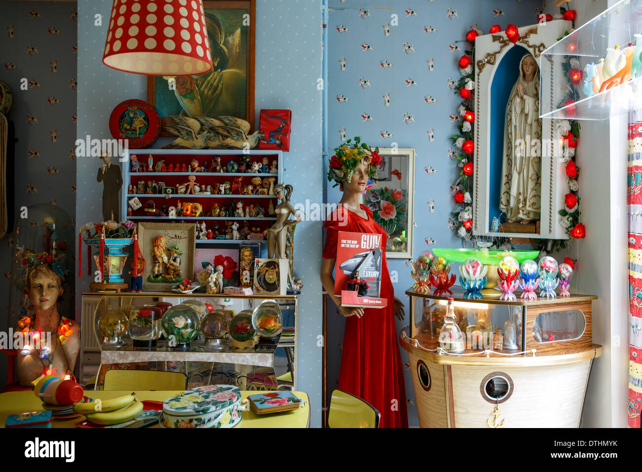 50s fifties kitsch home interior hi-res stock photography and images ...