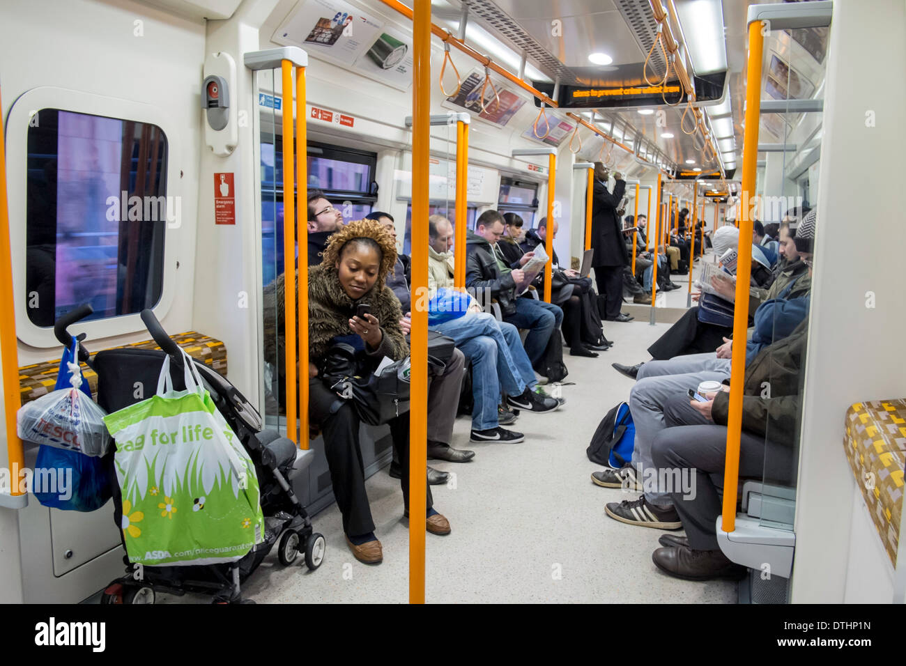 Overground train hi-res stock photography and images - Alamy