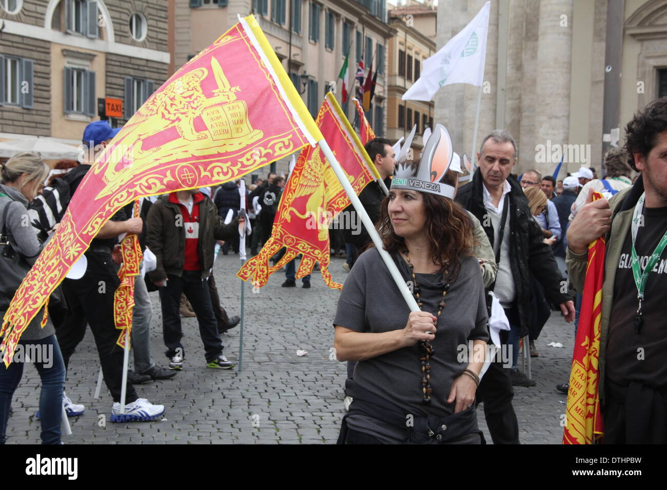 Economy crisis 2014 italy hi-res stock photography and images - Alamy