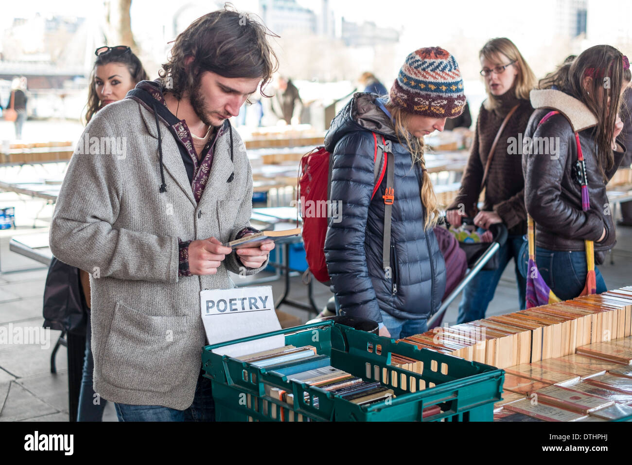 Second hand book fair hi-res stock photography and images - Alamy