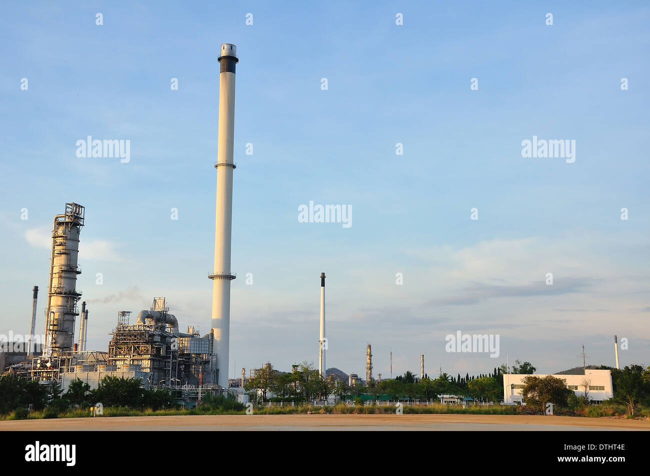 Light mast mechanism hi-res stock photography and images - Alamy