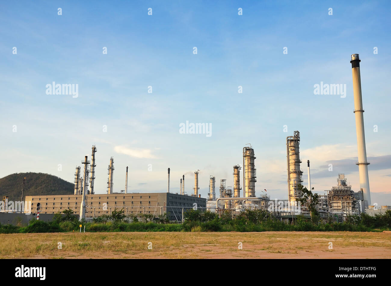 Light mast mechanism hi-res stock photography and images - Alamy