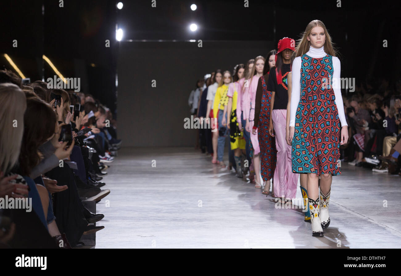 Fashion east hi-res stock photography and images - Alamy