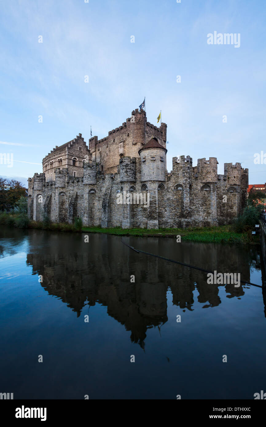 Gravensteen castle over pond, Ghent Stock Photo - Alamy