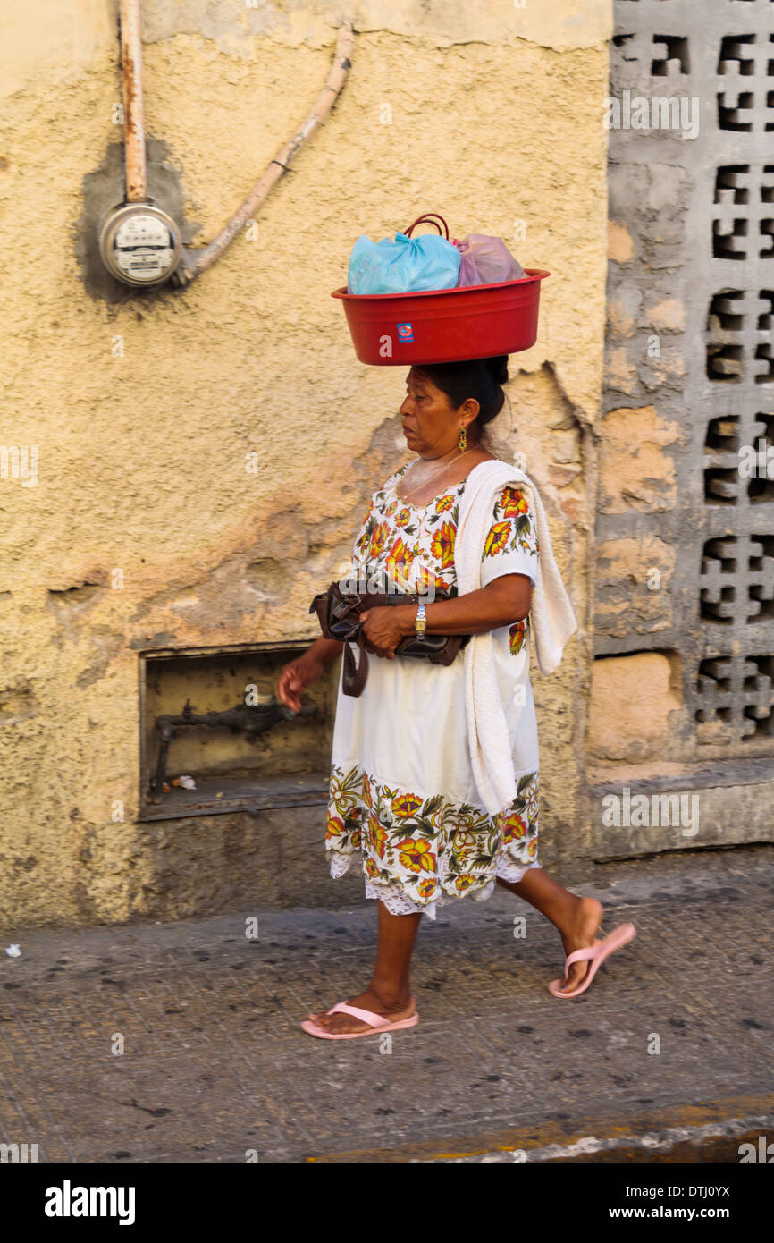 Yucatan Indigenous lady Stock Photo - Alamy