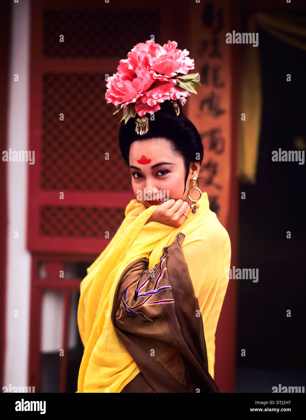 Local woman in traditional attire Stock Photo - Alamy