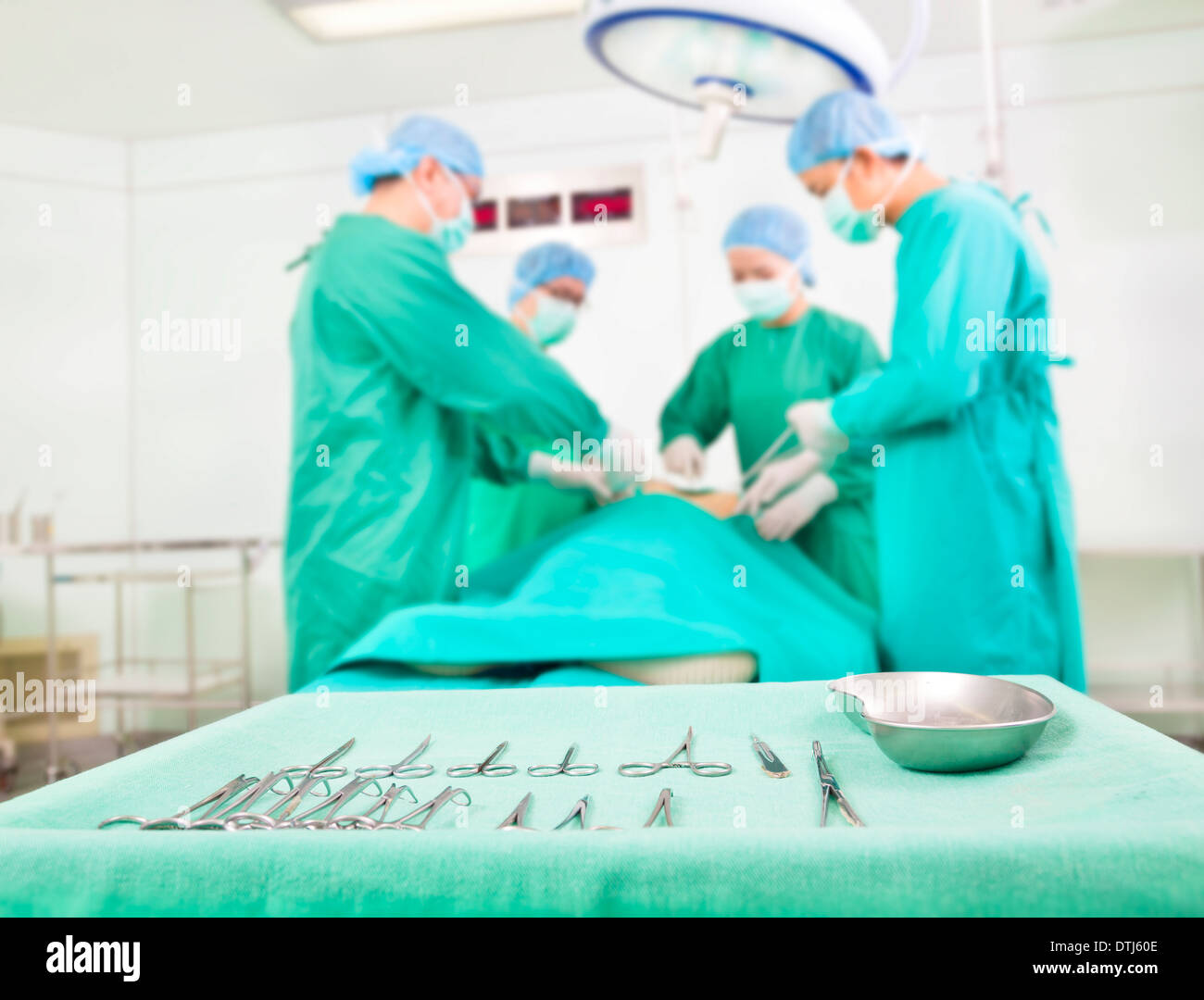 Operating room table hi-res stock photography and images - Alamy