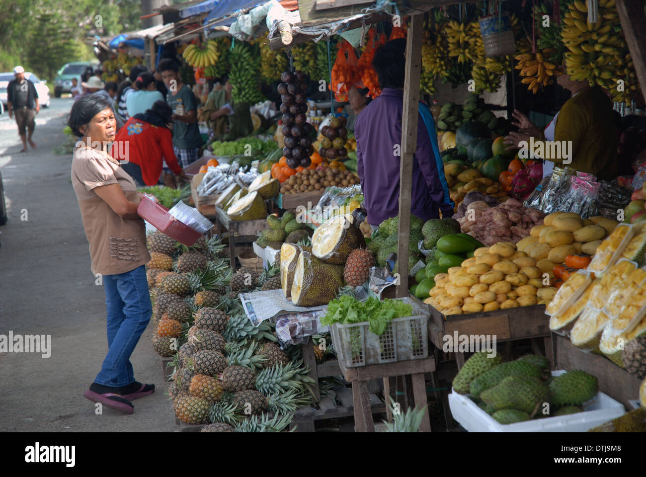 Roadside narket, Tagaytay City, Philippines Stock Photo - Alamy