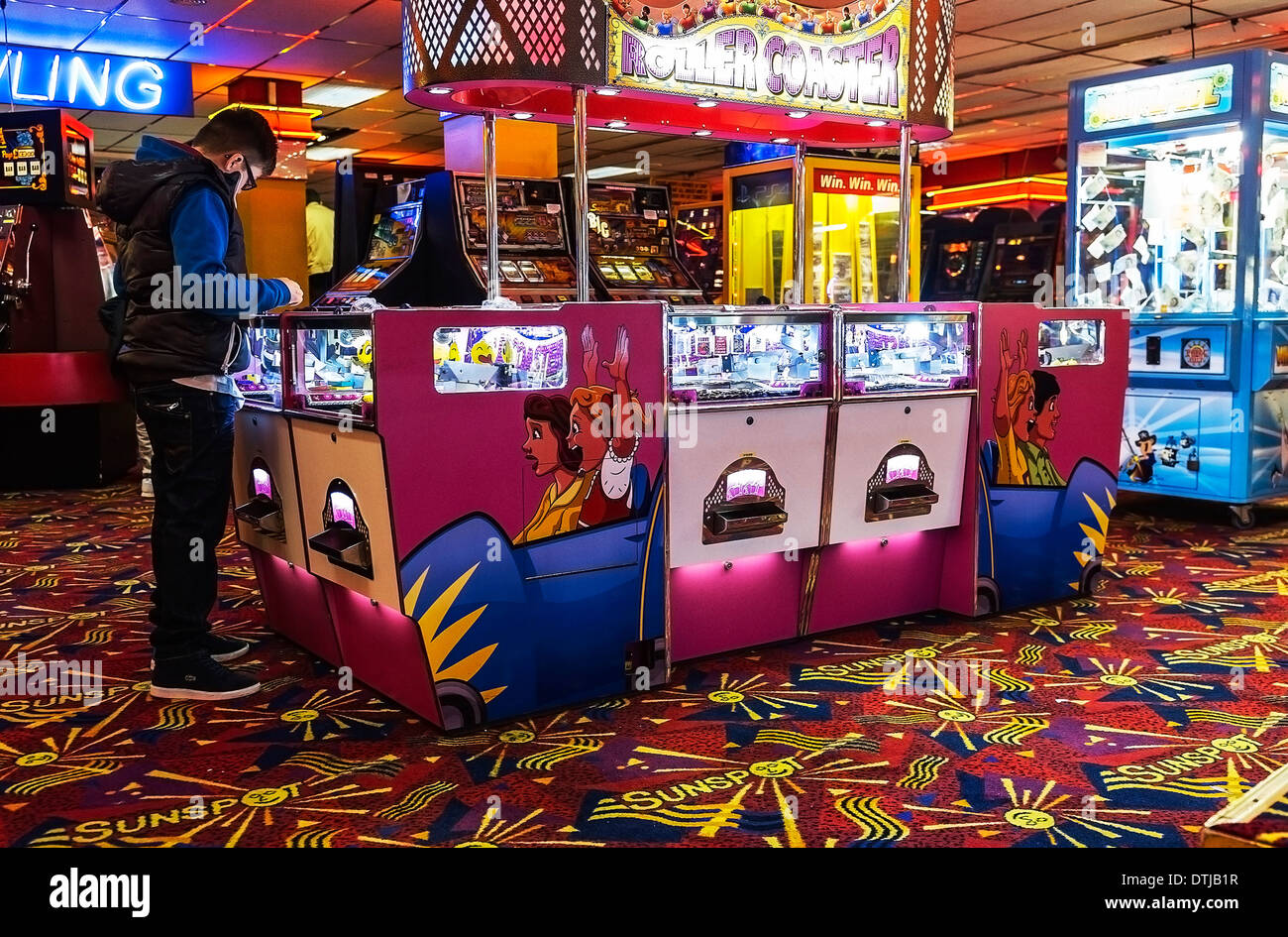 The interior of an amusement arcade in Southend Stock Photo - Alamy