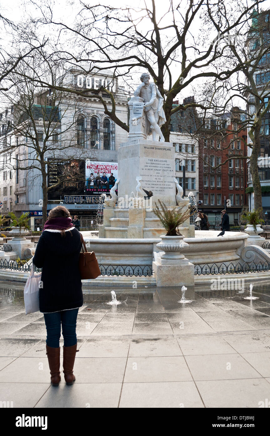 William Shakespeare statue, Leicester Square, London, Uk Stock Photo ...