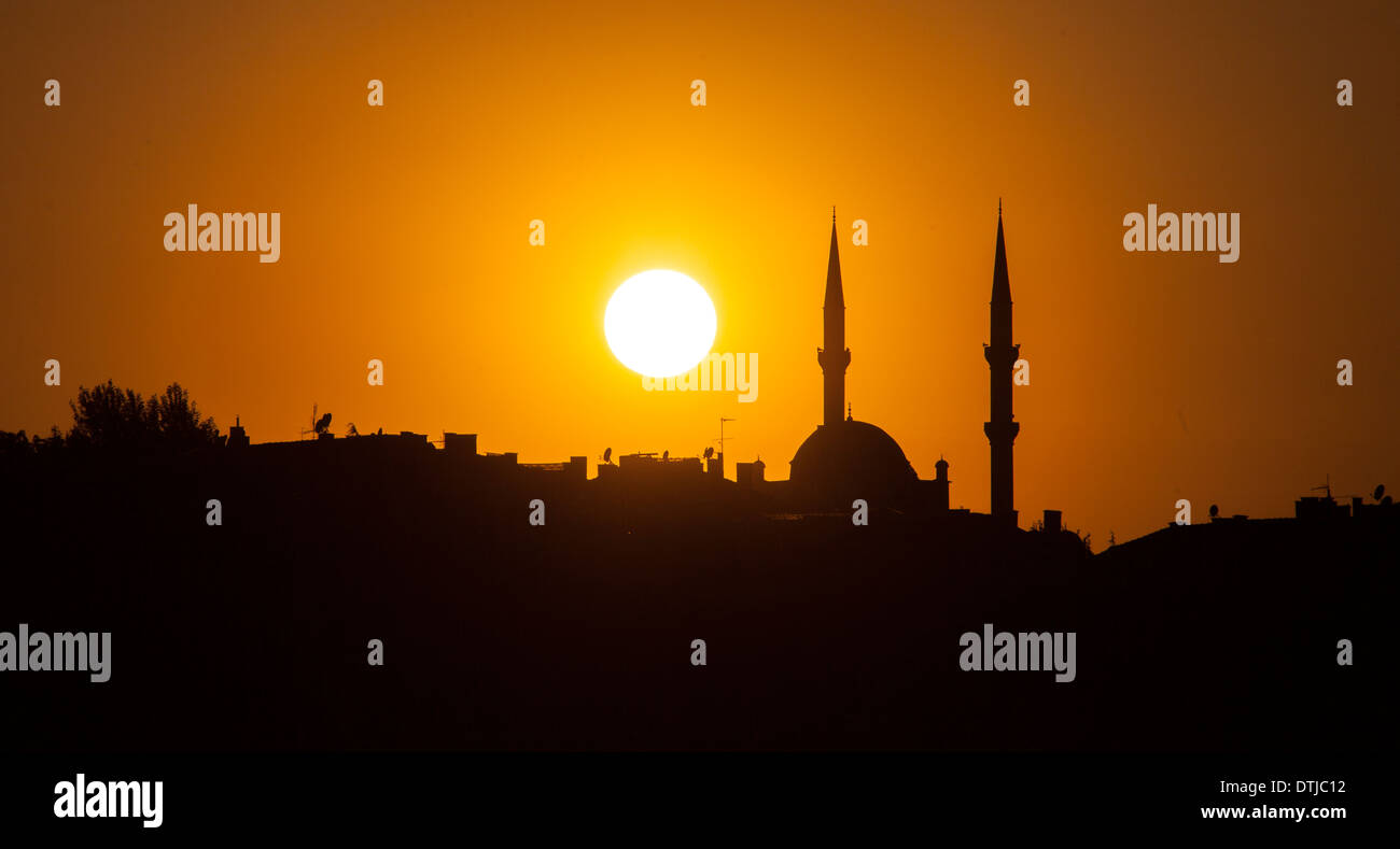 mosque in black Stock Photo - Alamy