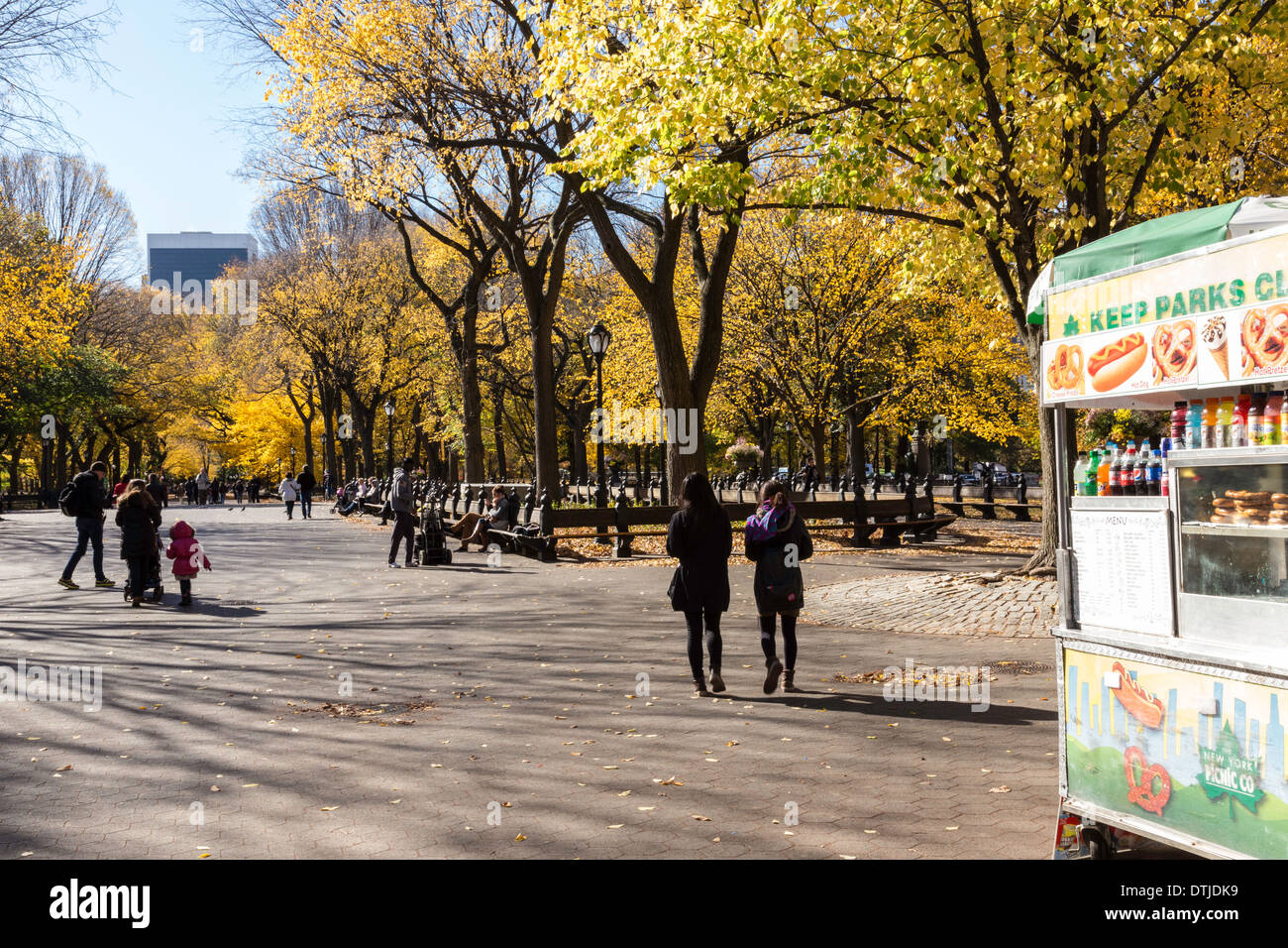 Open park space hi-res stock photography and images - Alamy