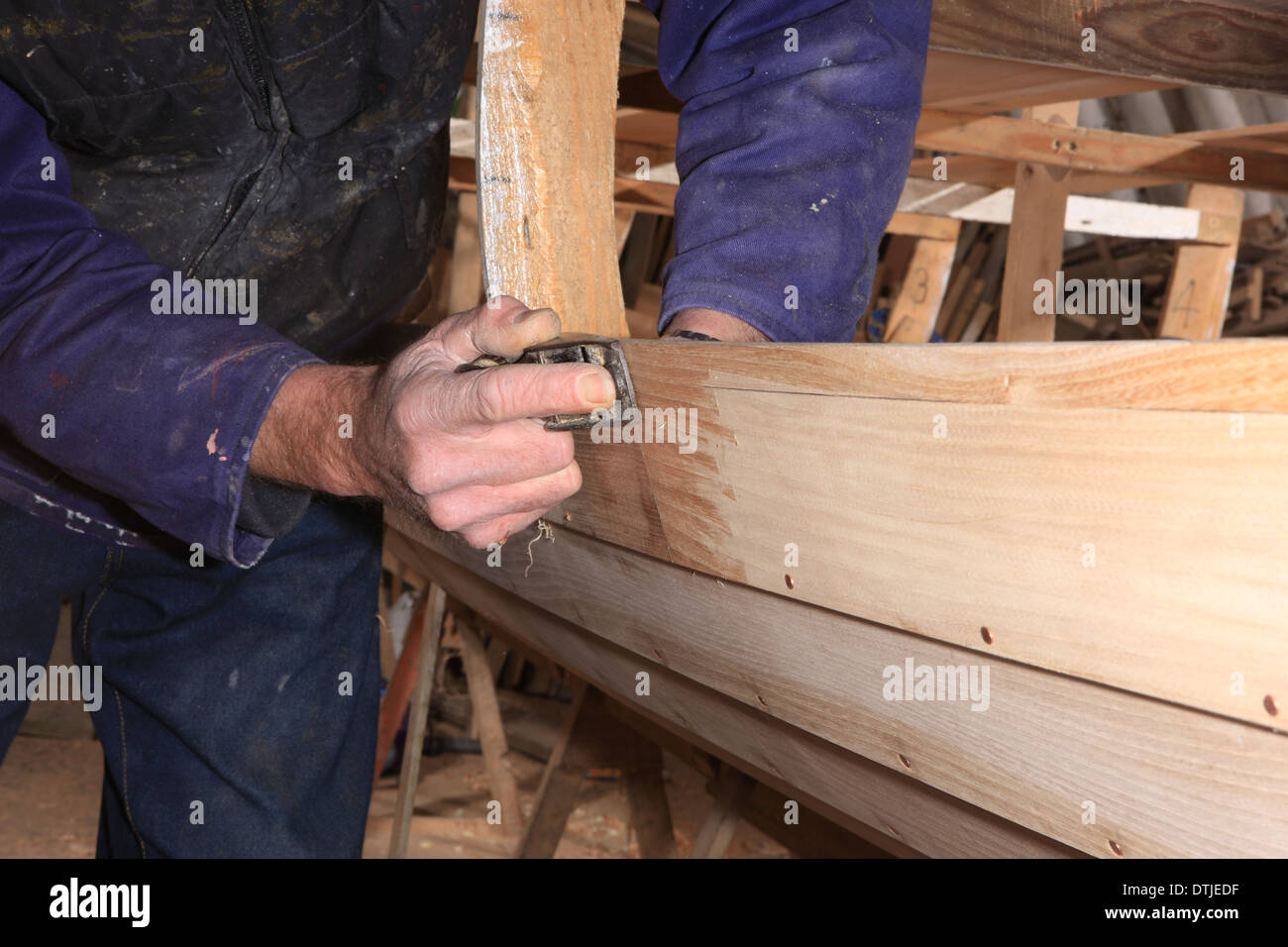 Dave Currah building a Pilot Gig at Looe, gigs are used for racing ...