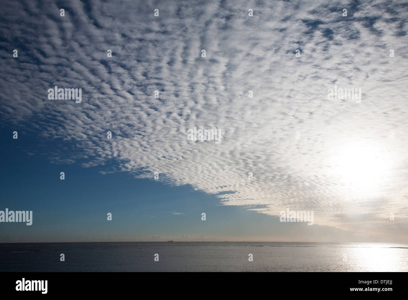 Mackerel sky buttermilk sky altocumulus hi-res stock photography and ...