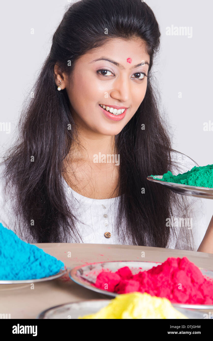 Woman table sit plates hi-res stock photography and images - Alamy