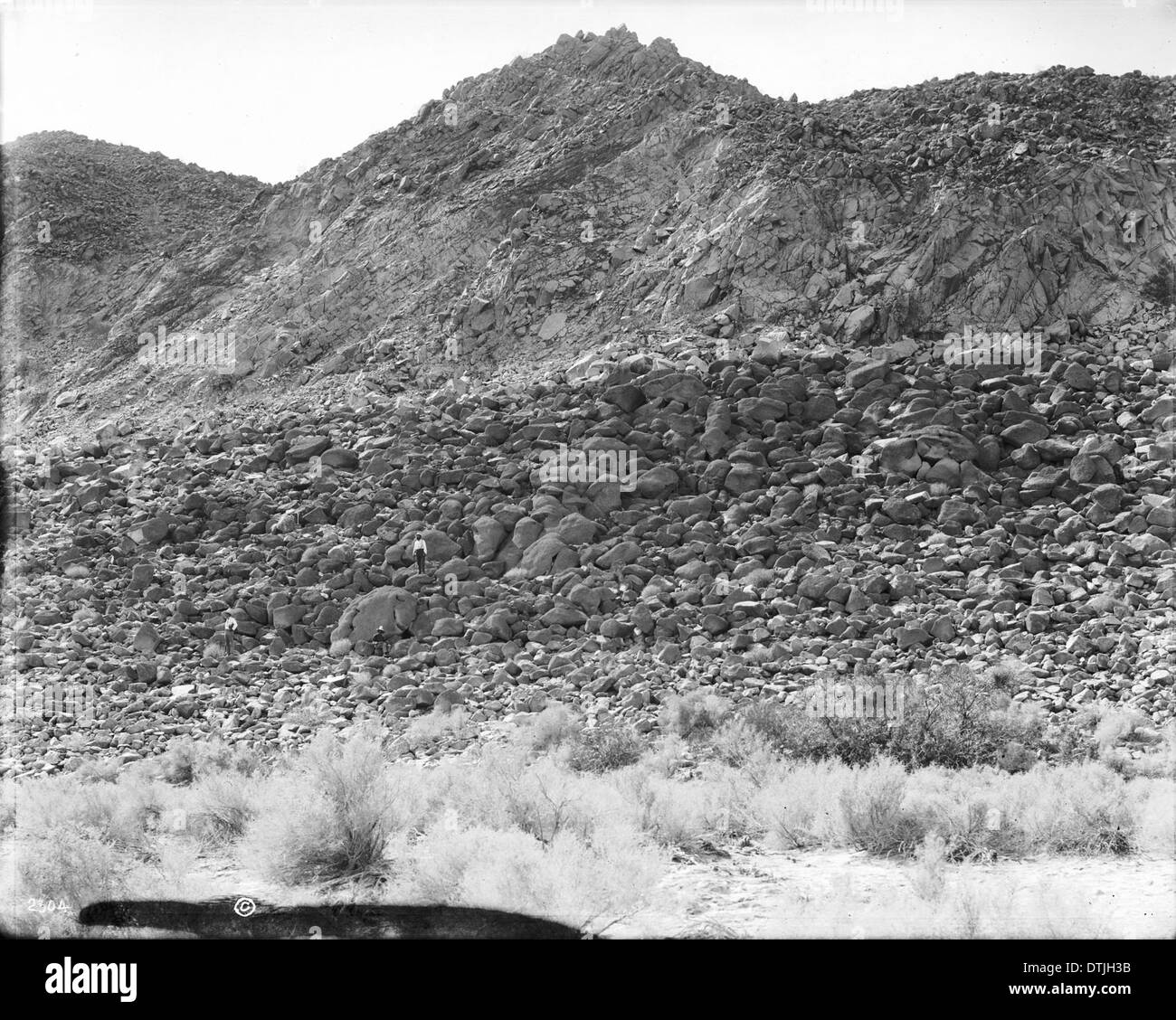 The old edge of the prehistoric Salton Sea, located in the Salton Basin ...