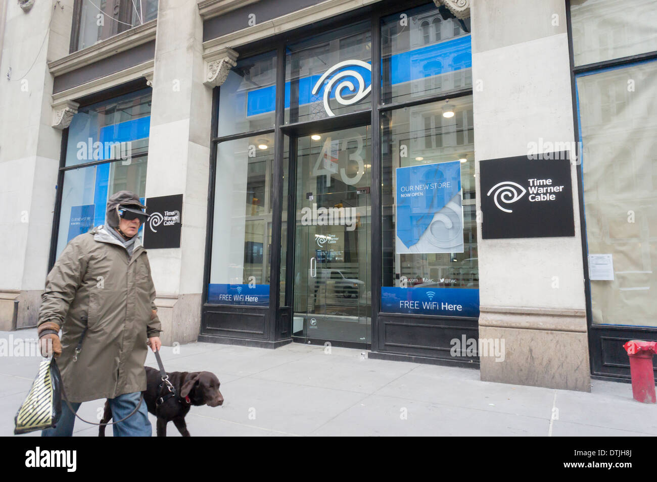 Time warner cable store hi-res stock photography and images - Alamy