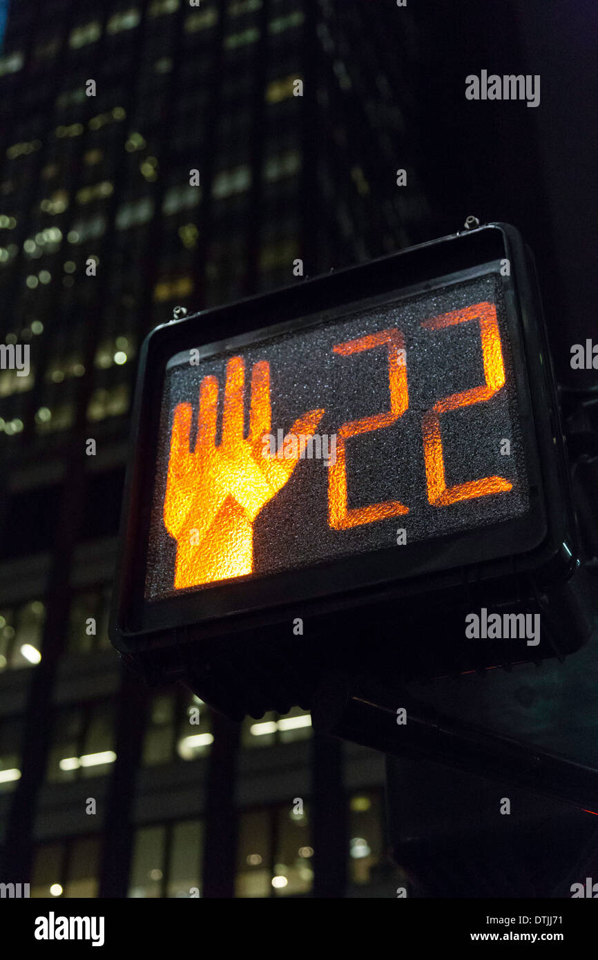 Pedestrian crosswalk signal nyc hi-res stock photography and images - Alamy