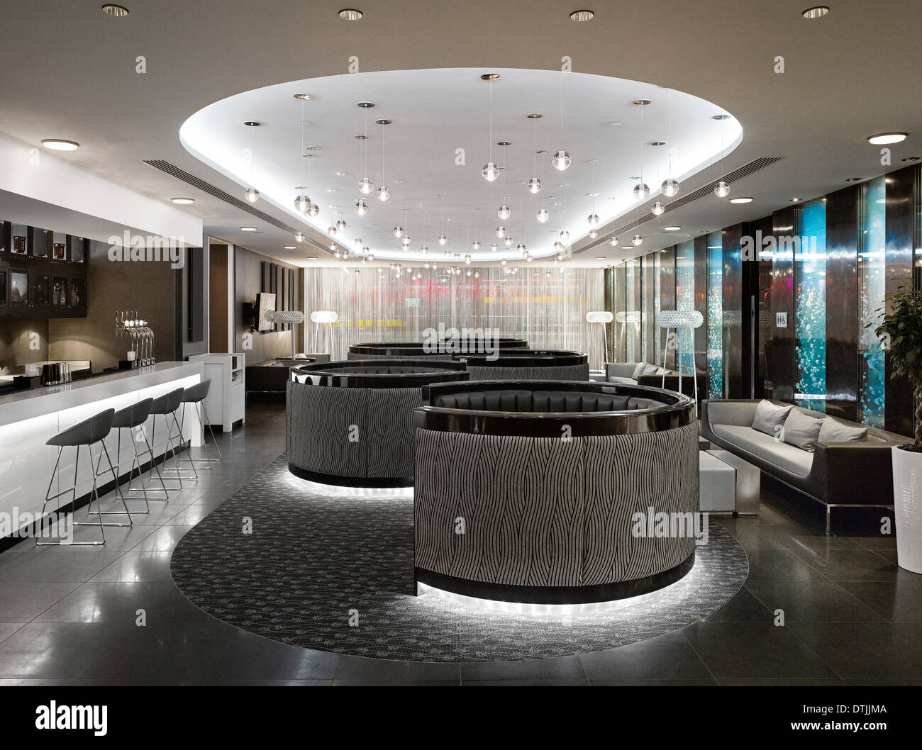 Seating area in hotel bar hi-res stock photography and images - Alamy