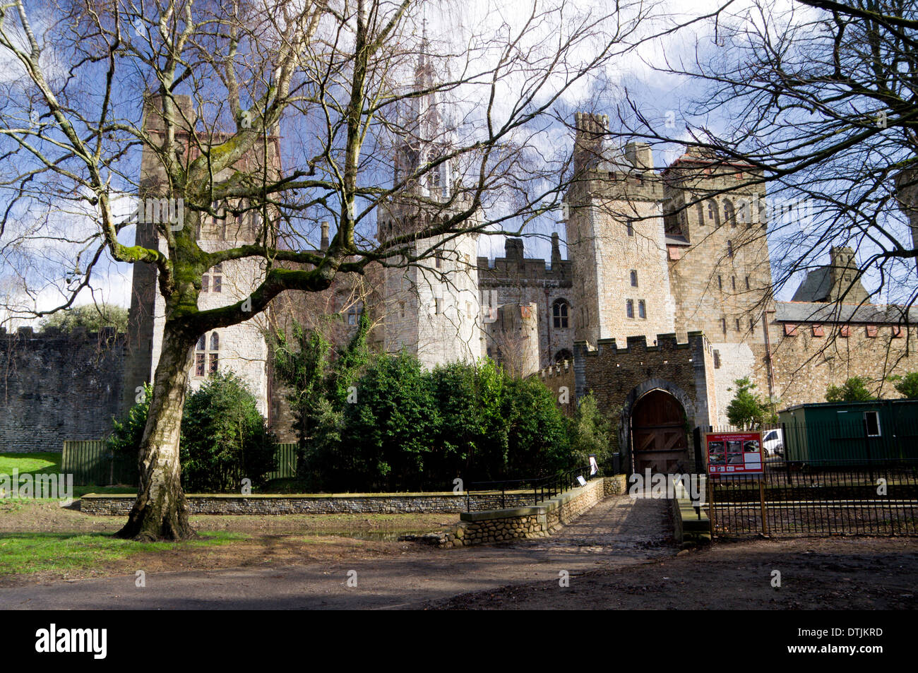 Cardiff castle winter hi-res stock photography and images - Alamy