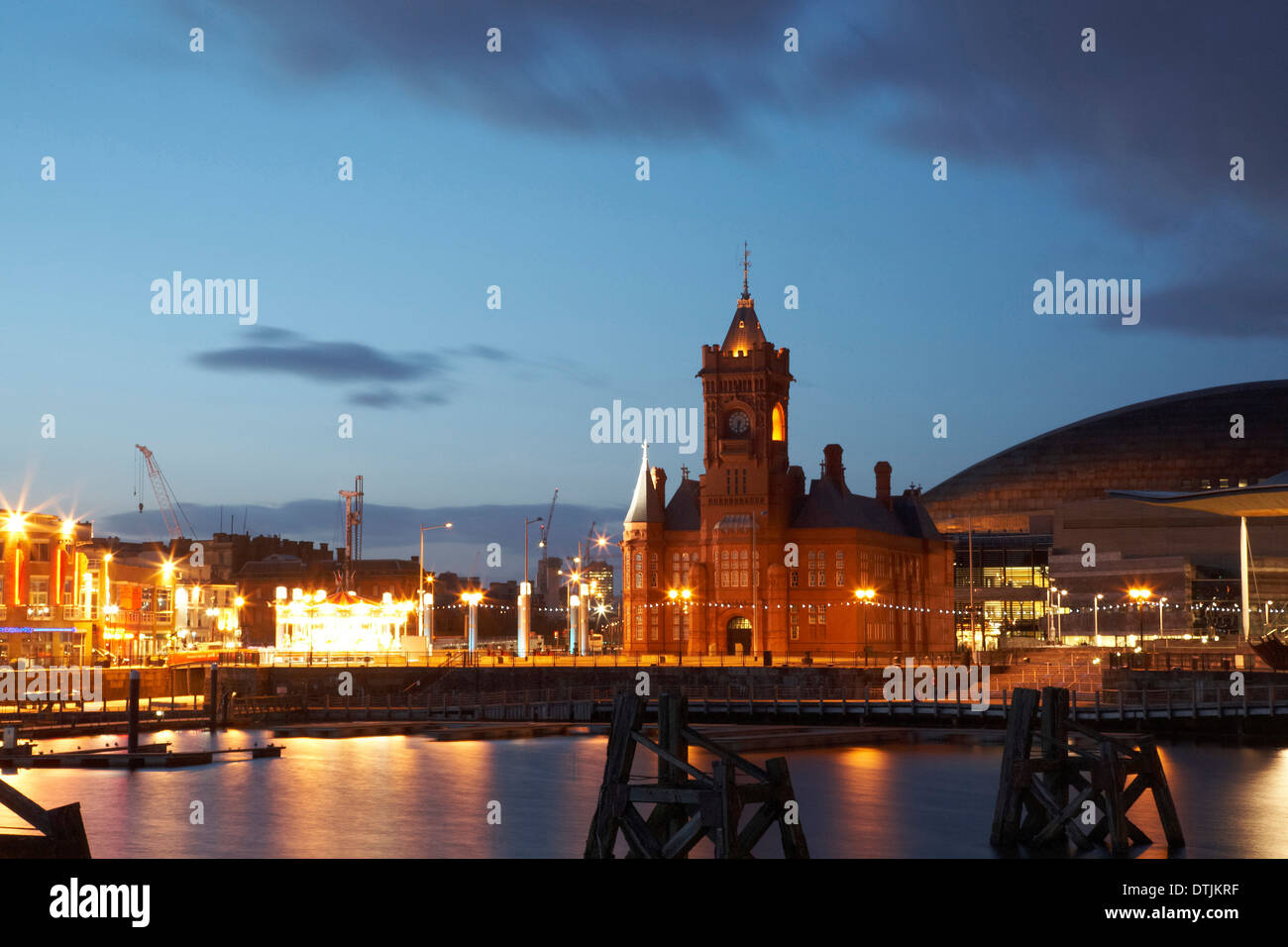CITYSCAPE OF CARDIFF DOCK Stock Photo - Alamy