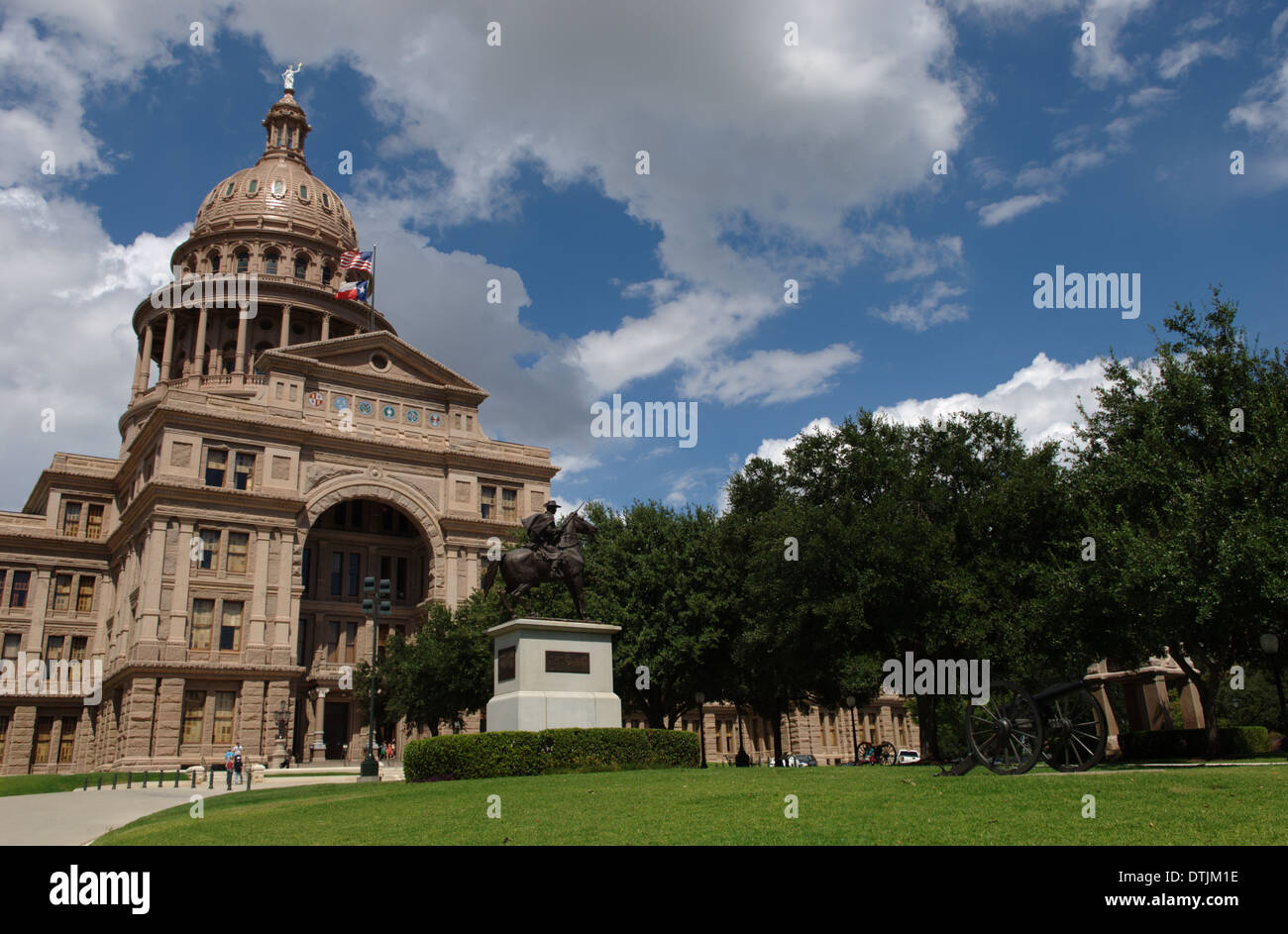 Austin texas flags entrance dome hi-res stock photography and images ...