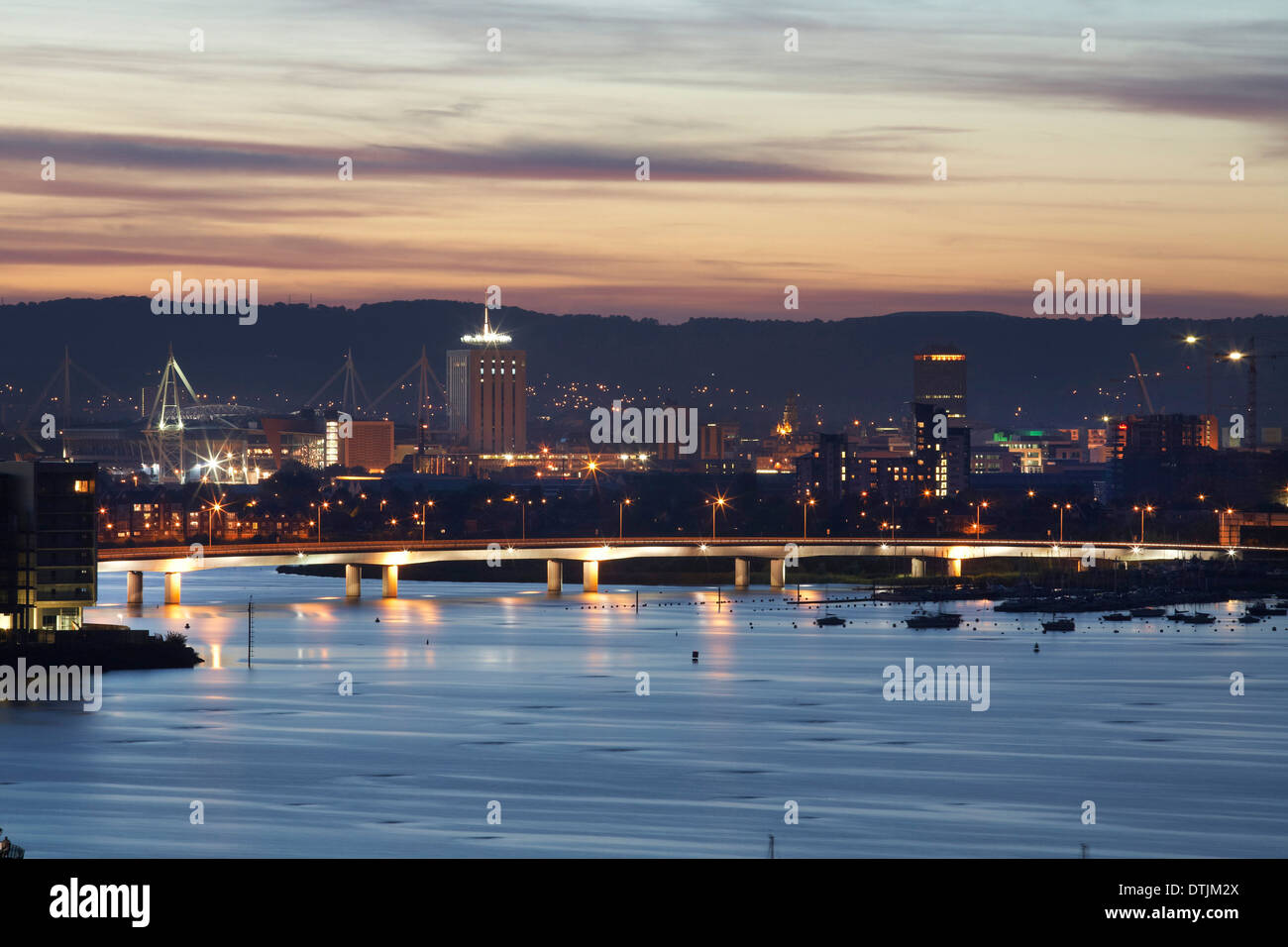 Cardiff skyline hi-res stock photography and images - Alamy