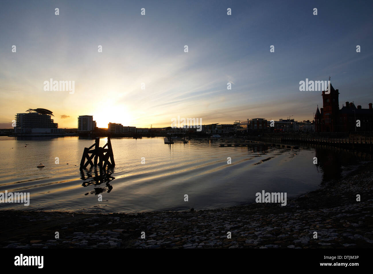 CITYSCAPE OF CARDIFF DOCK Stock Photo - Alamy