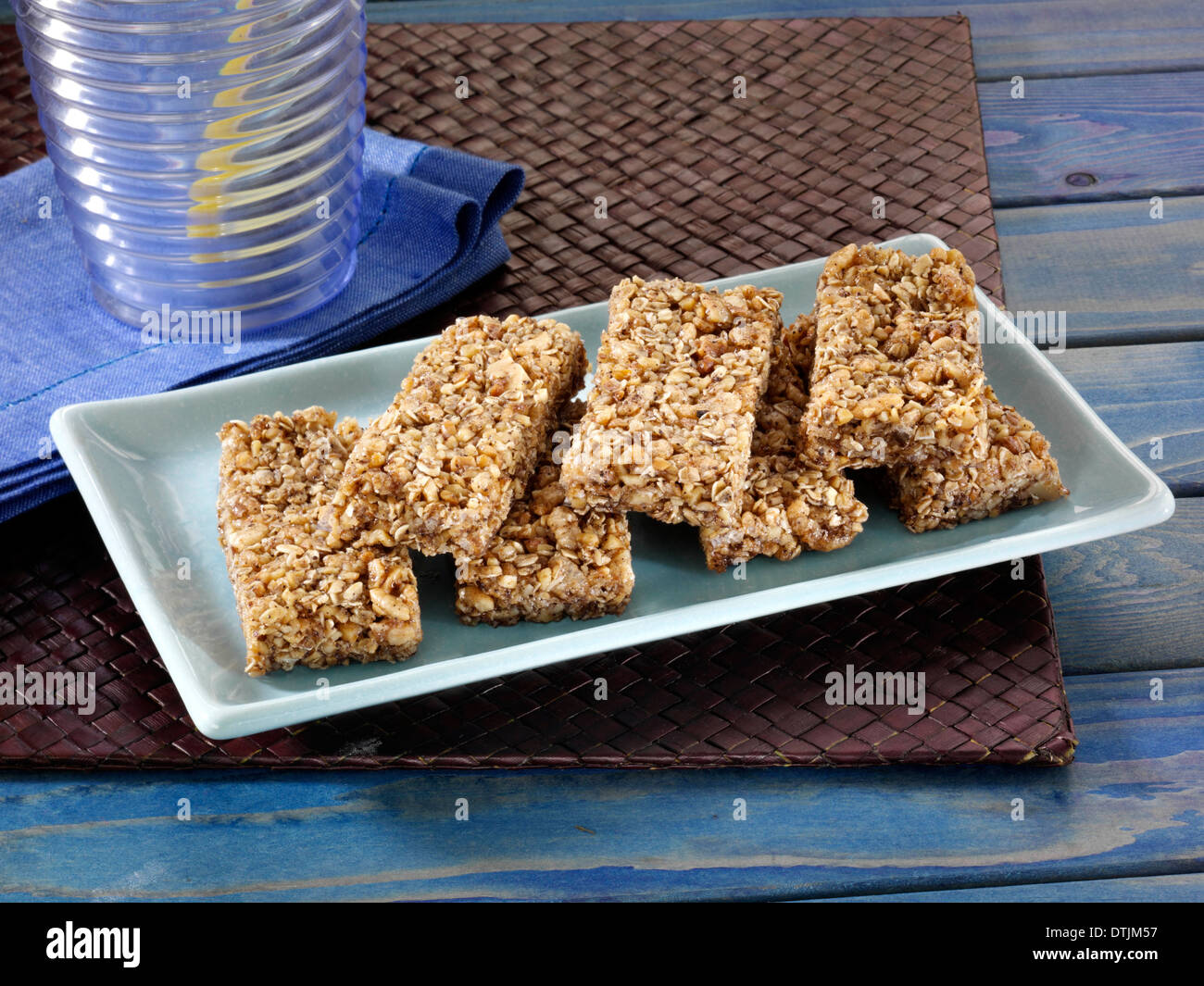 Oven baked cinnamon energy bars hi-res stock photography and images - Alamy