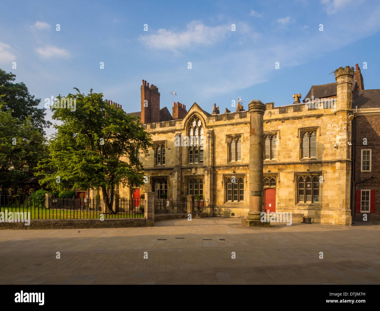 School yard railings hi-res stock photography and images - Alamy