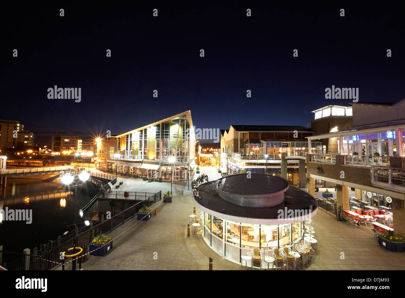 Cardiff central quay hi-res stock photography and images - Alamy