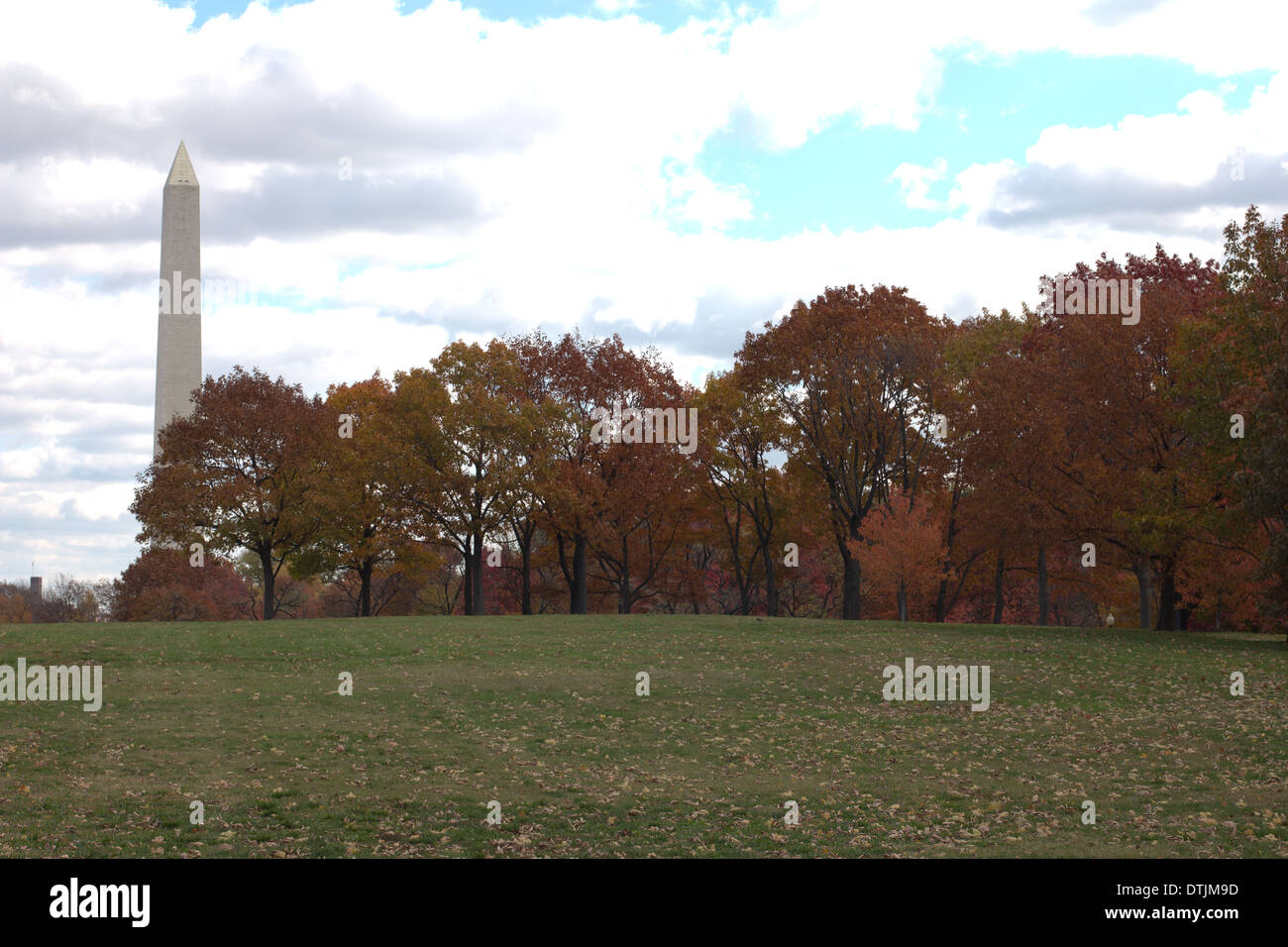 Washington Monument taken in Autumn (fall) with red brown leaves Stock ...