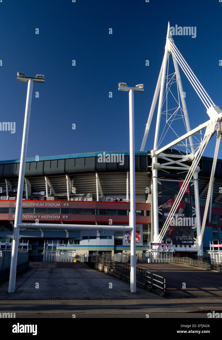 Westgate street cardiff hi-res stock photography and images - Alamy