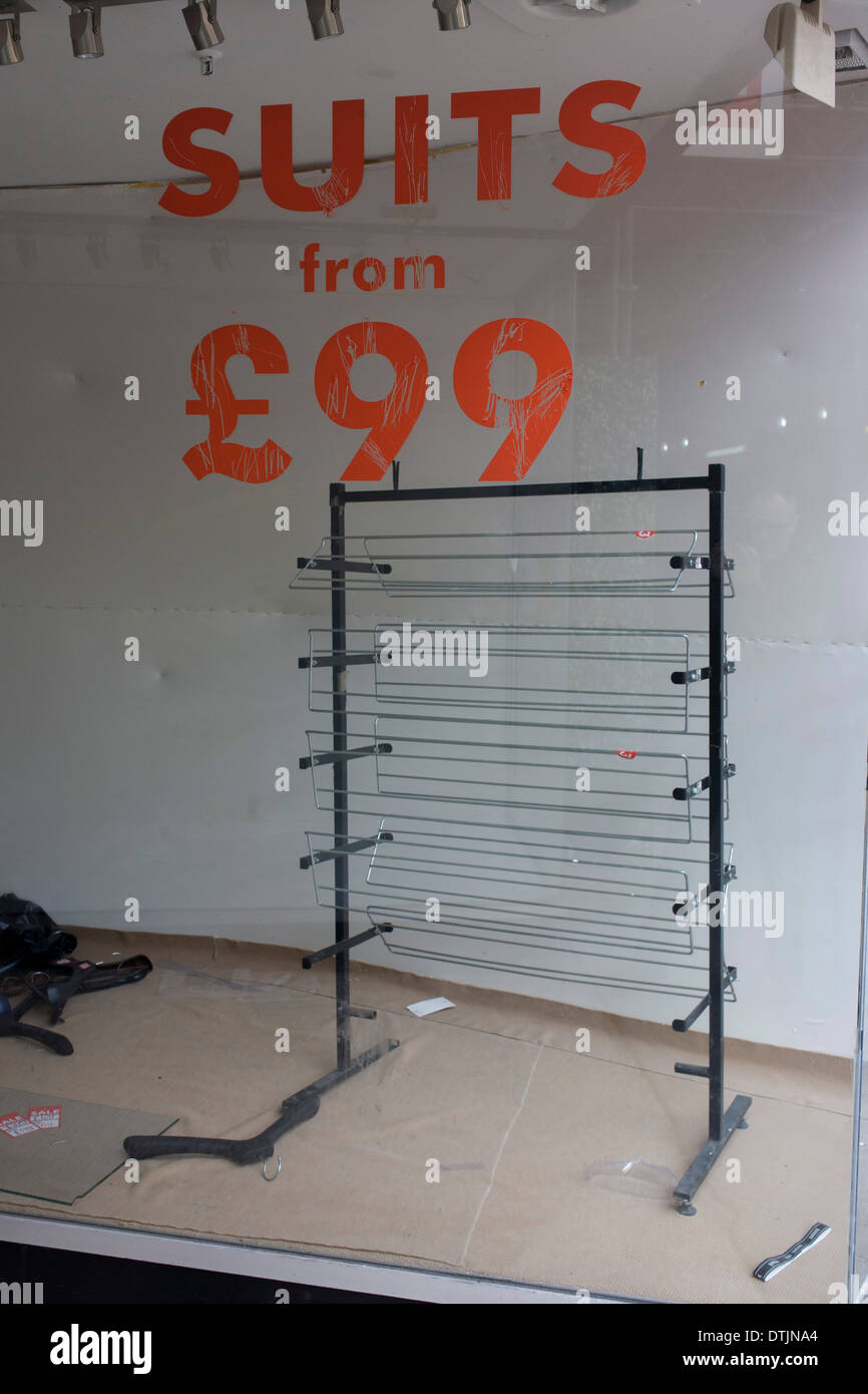 Store Window Display Empty Stock Photos & Store Window Display Empty ...