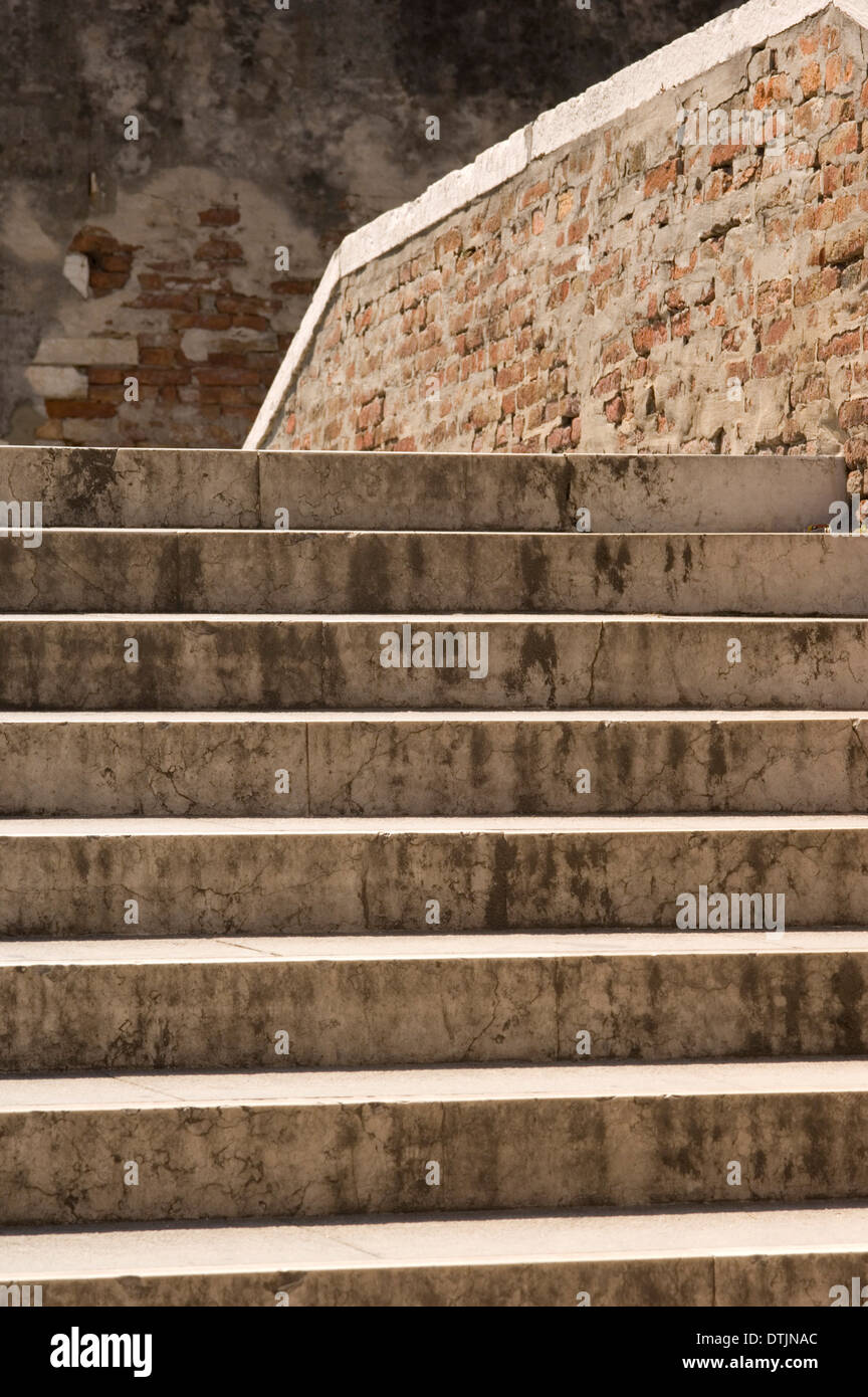 Brick and stone steps hi-res stock photography and images - Alamy