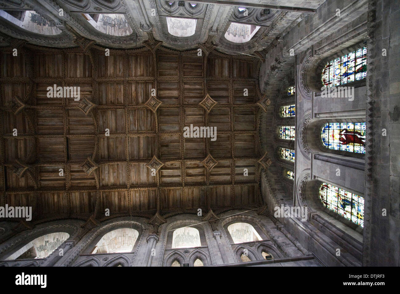 ST DAVIDS CATHEDRAL WALES Stock Photo - Alamy