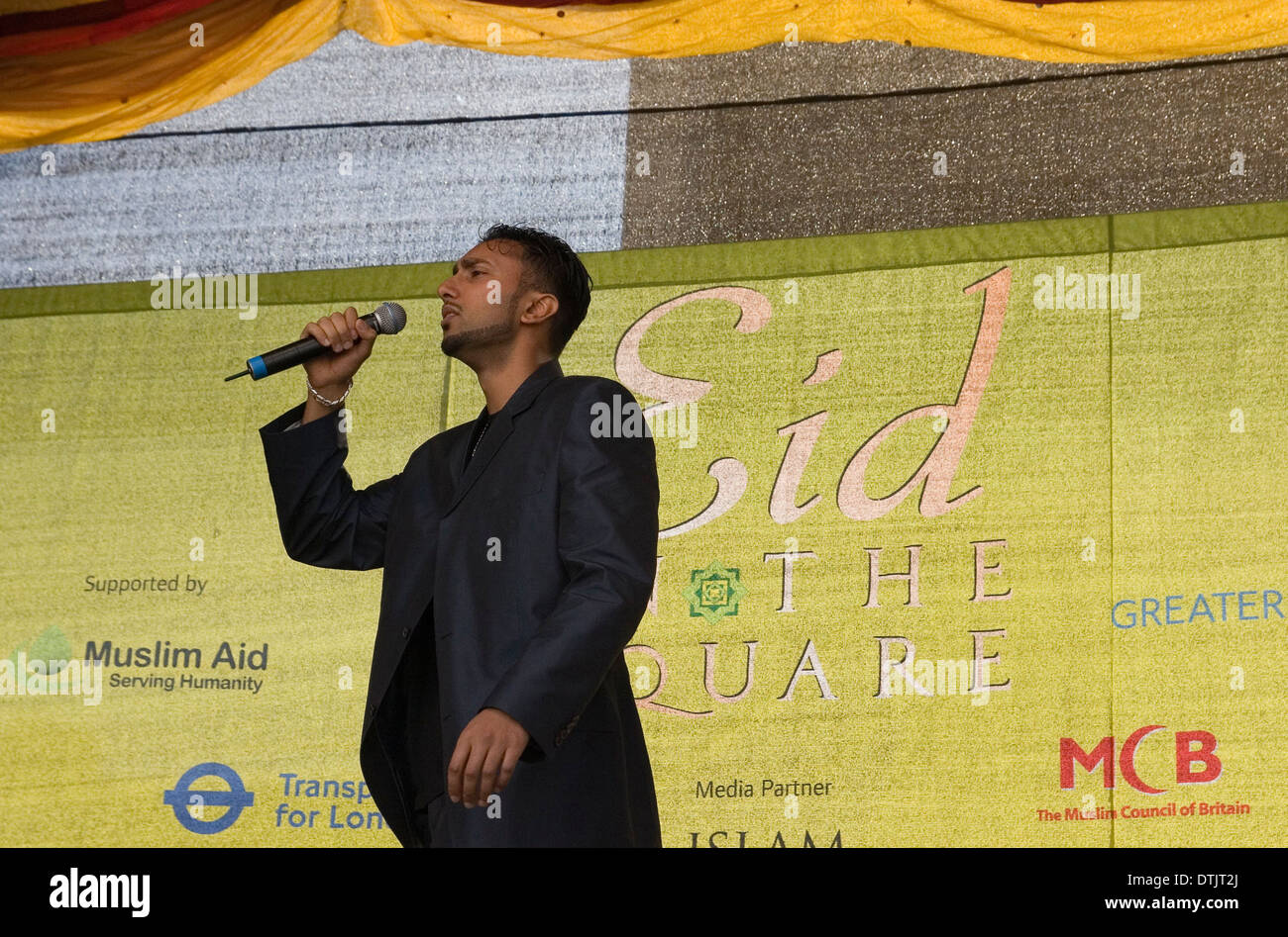 Rising star Amir Awan entertains crowds in London's Trafalgar Square to celebrate Eid ul-fitr ...