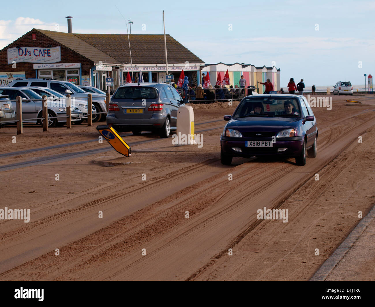 Sand road hi-res stock photography and images - Alamy