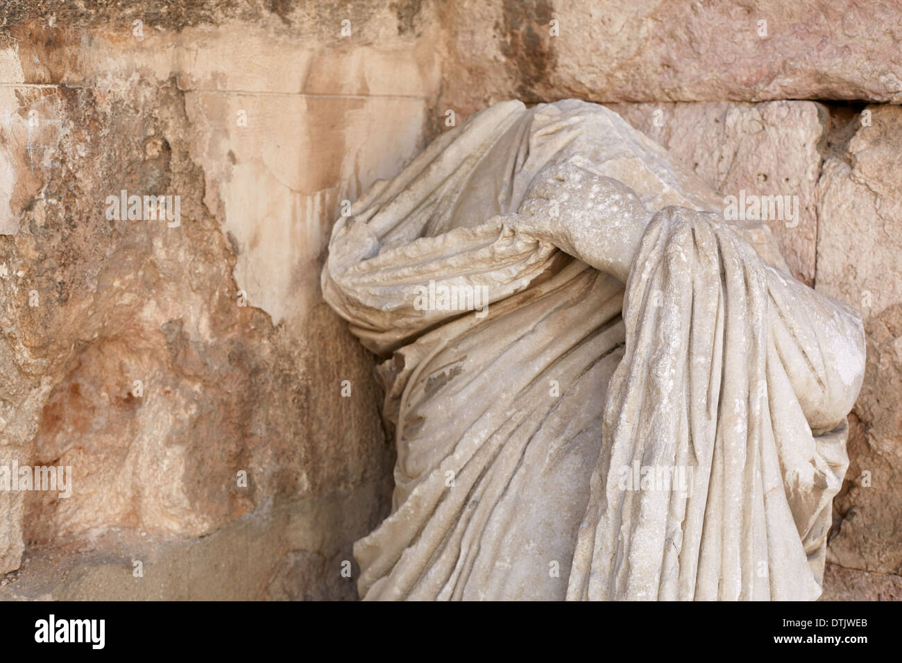 Roman statue ancient hi-res stock photography and images - Alamy