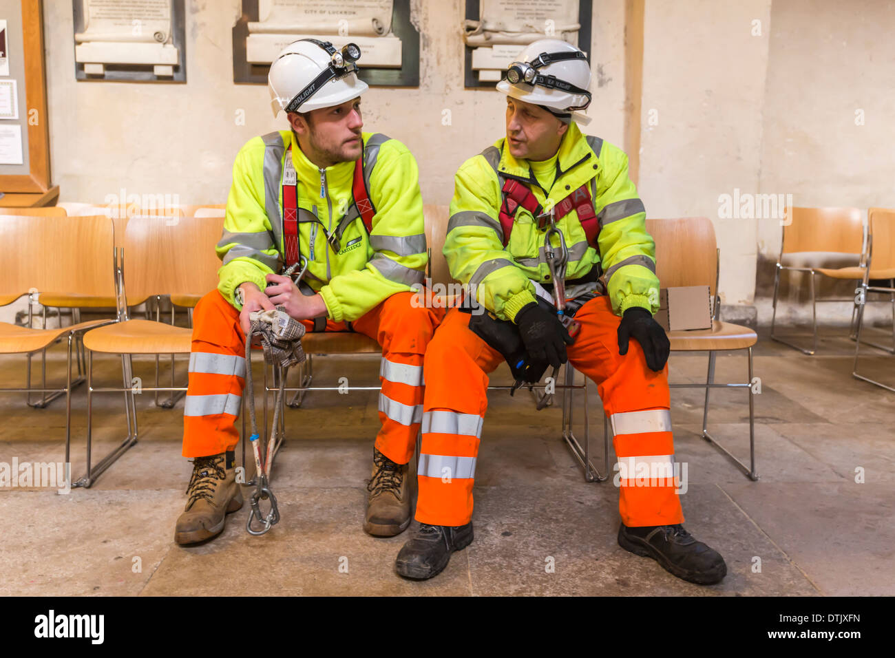 Workmen hi-res stock photography and images - Alamy