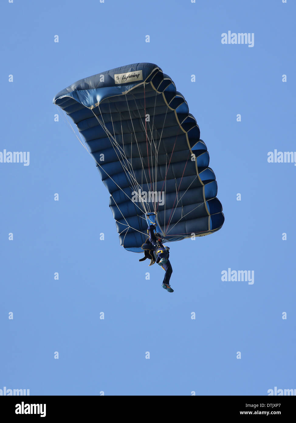 Parachute wings hi-res stock photography and images - Alamy