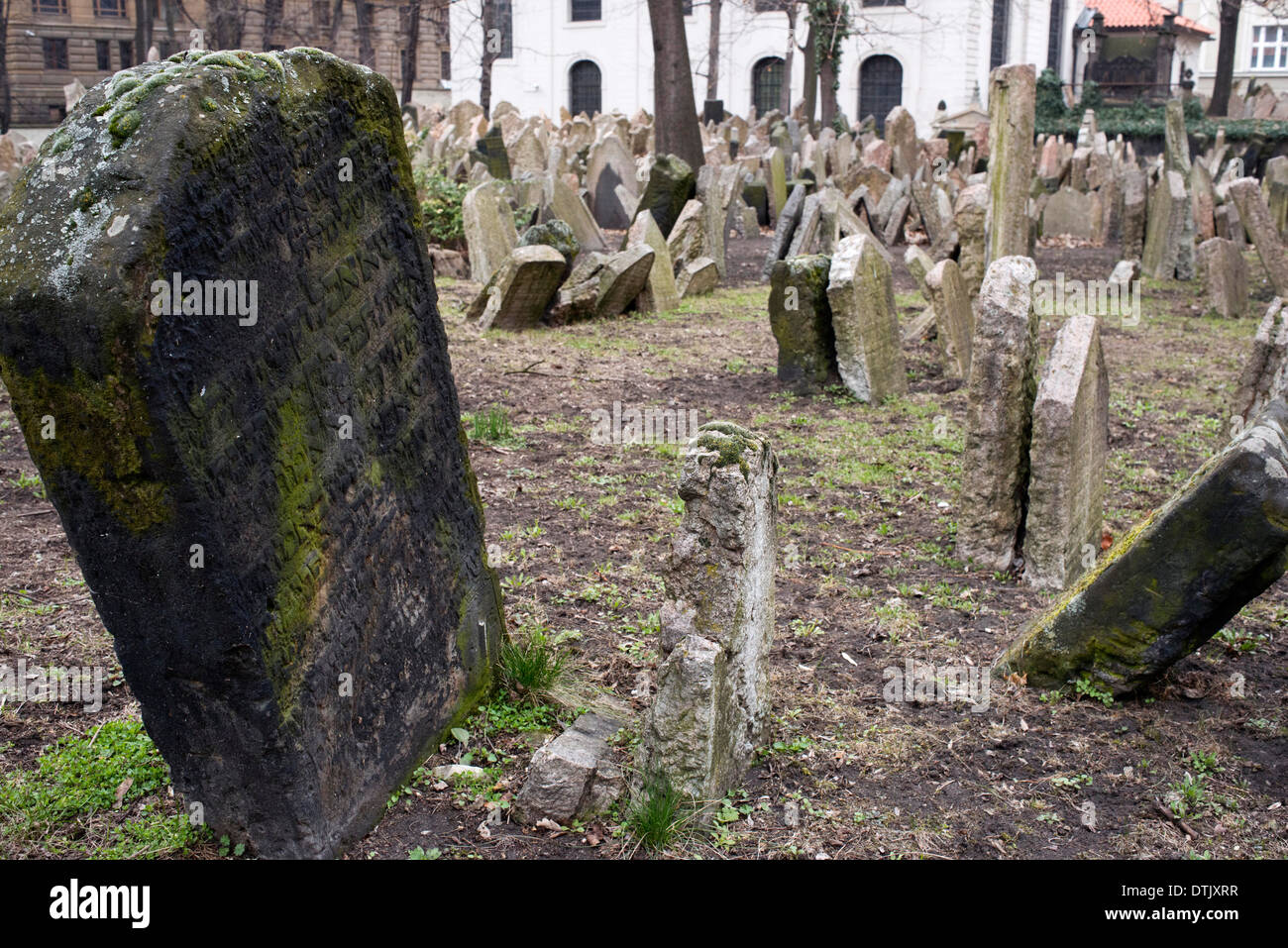 Prague jewish cemetery avigdor kara hi-res stock photography and images ...