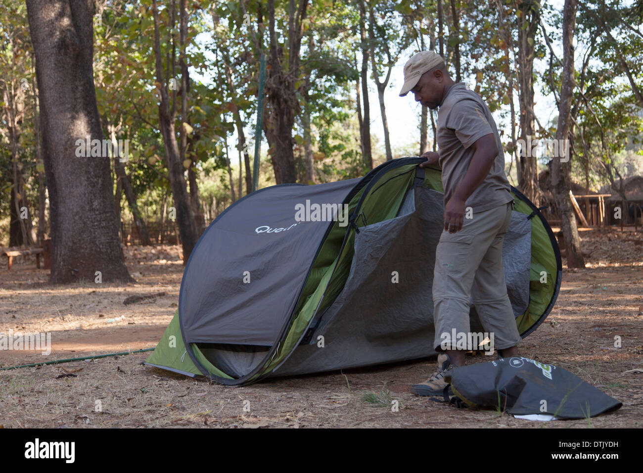 Self striking tent Stock Photo - Alamy
