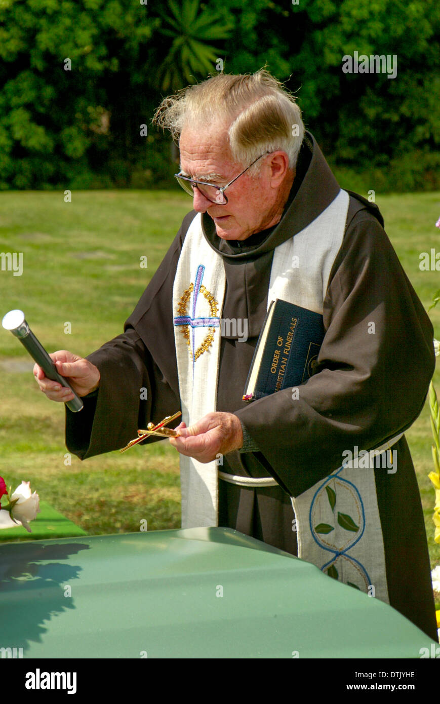 Sprinkle holy water priest hi-res stock photography and images - Alamy