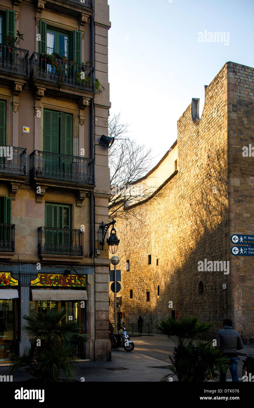 Multicultural family house spain hi-res stock photography and images ...