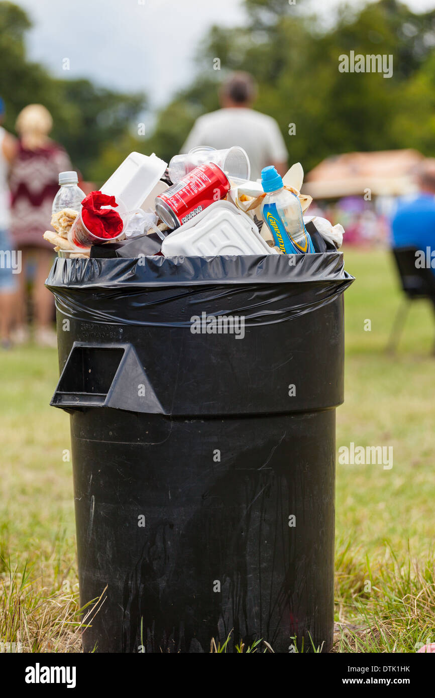 Overflowing trash can hi-res stock photography and images - Alamy