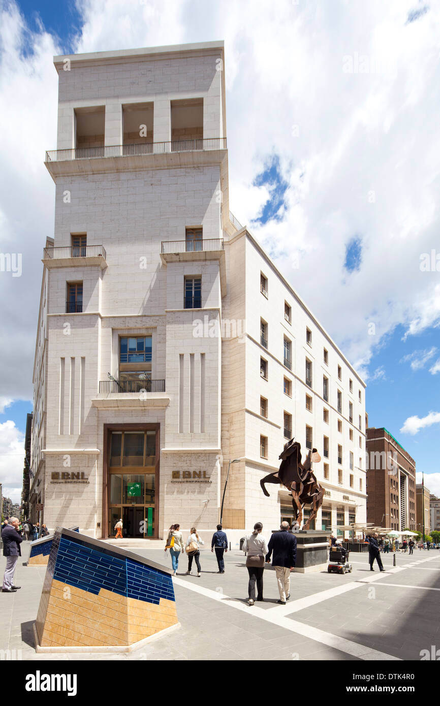 The narrow alleys of Naples, Italy Stock Photo - Alamy