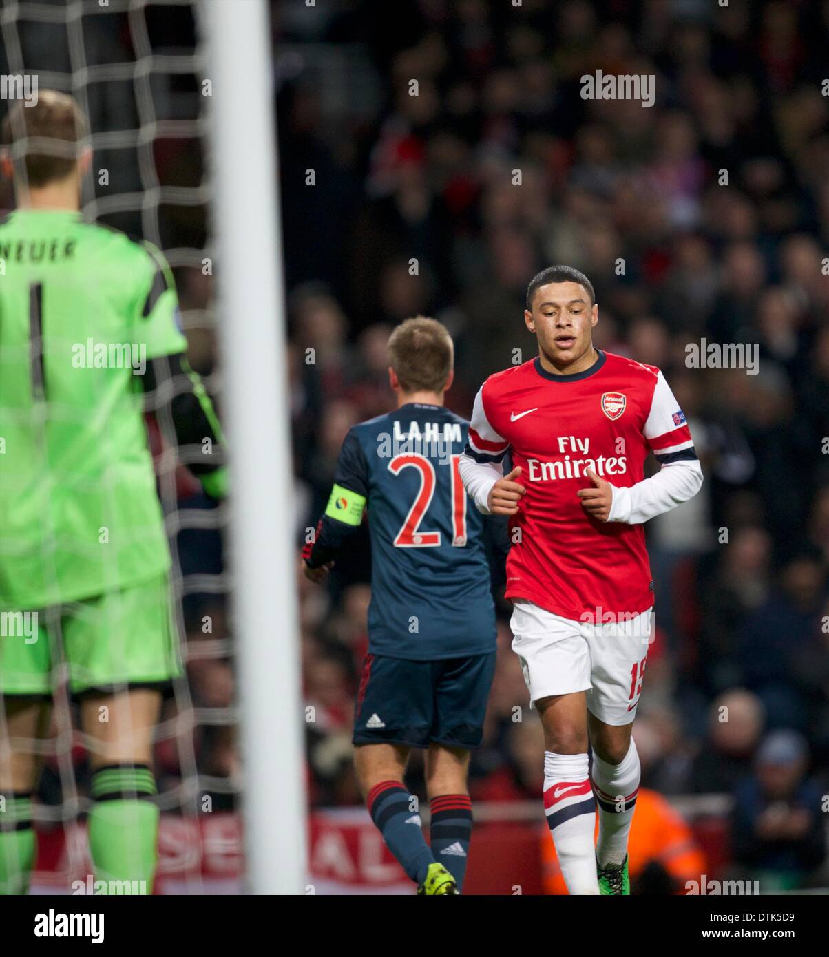 Alex oxlade chamberlain hi-res stock photography and images - Alamy
