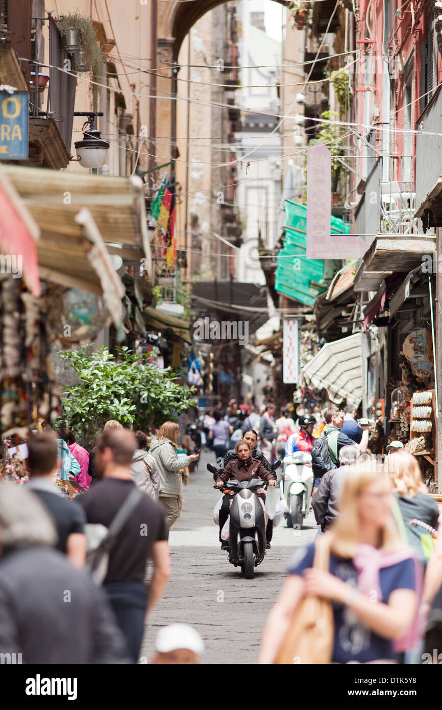 Naples alleys hi-res stock photography and images - Alamy
