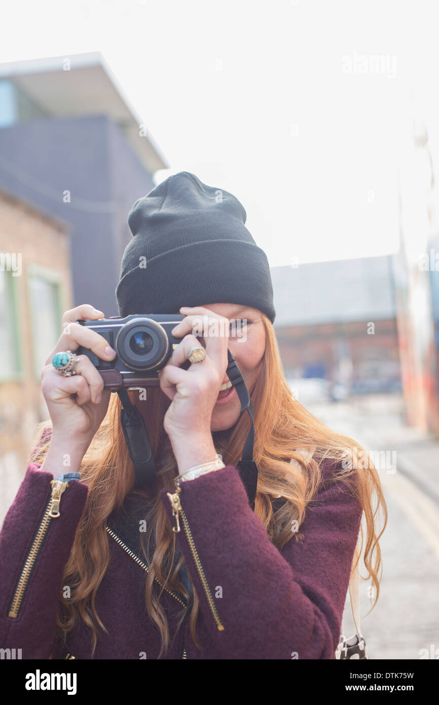 Lady using camera hi-res stock photography and images - Alamy